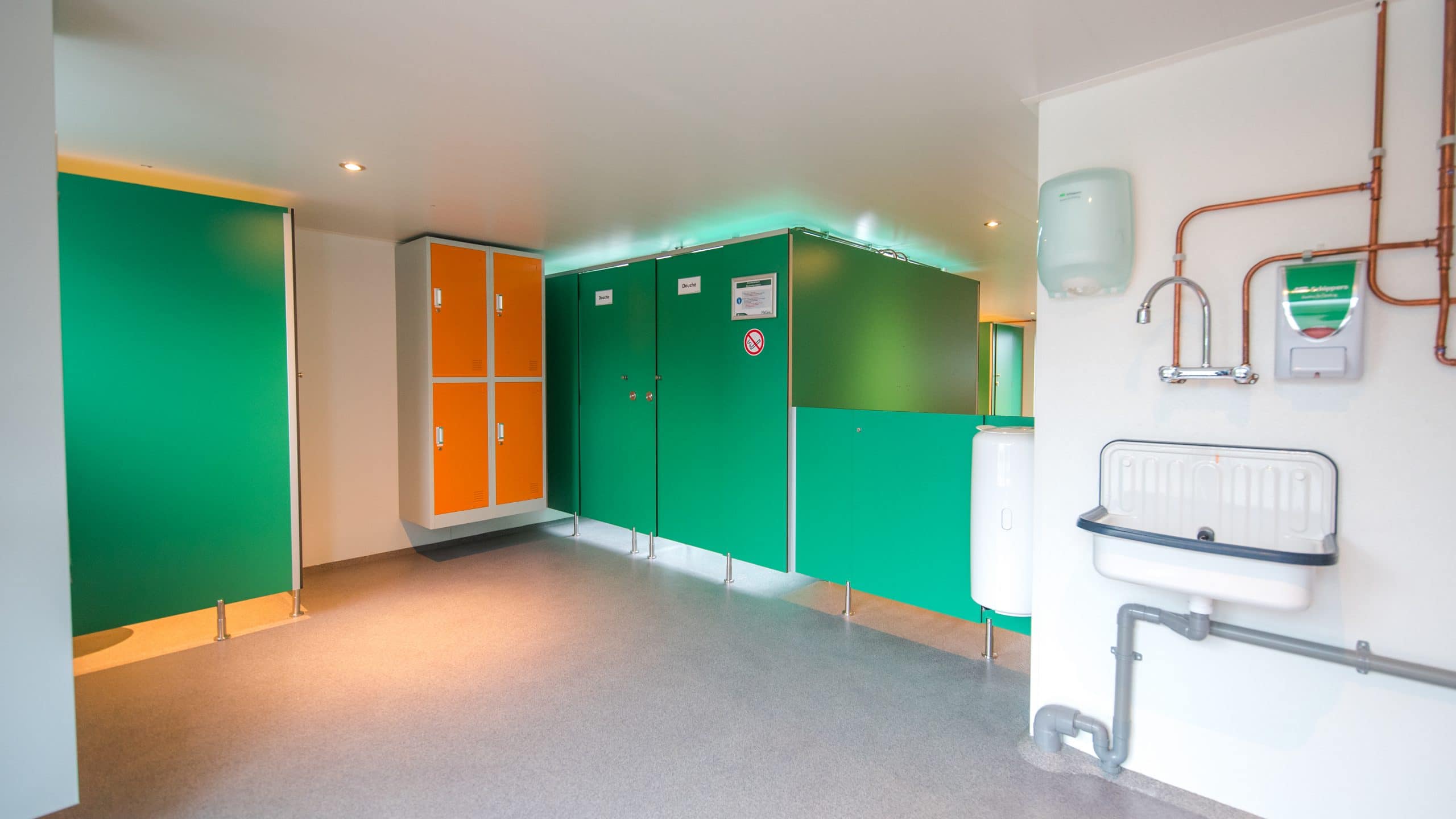 Leak-tight hygiene locks provide the highest level of biosecurity - HyCare